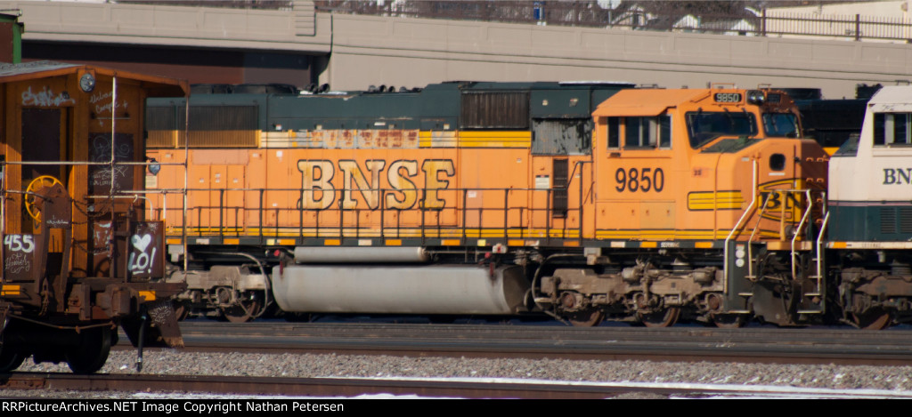 BNSF 9850